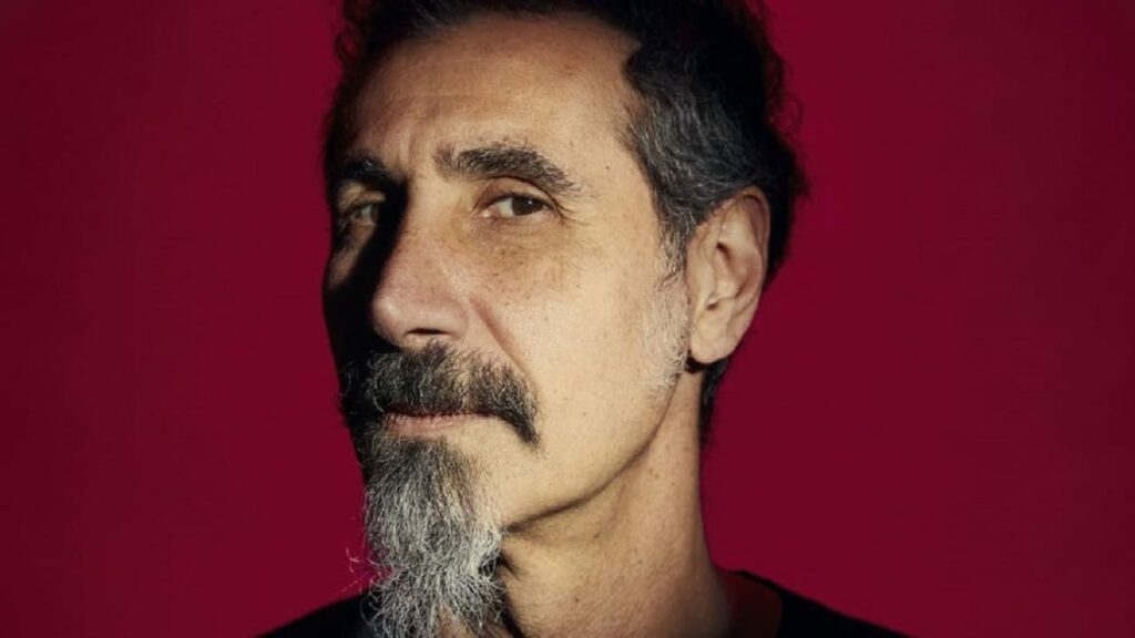 Serj Tankian dévoile un album de reprises, collaborations et collages ...